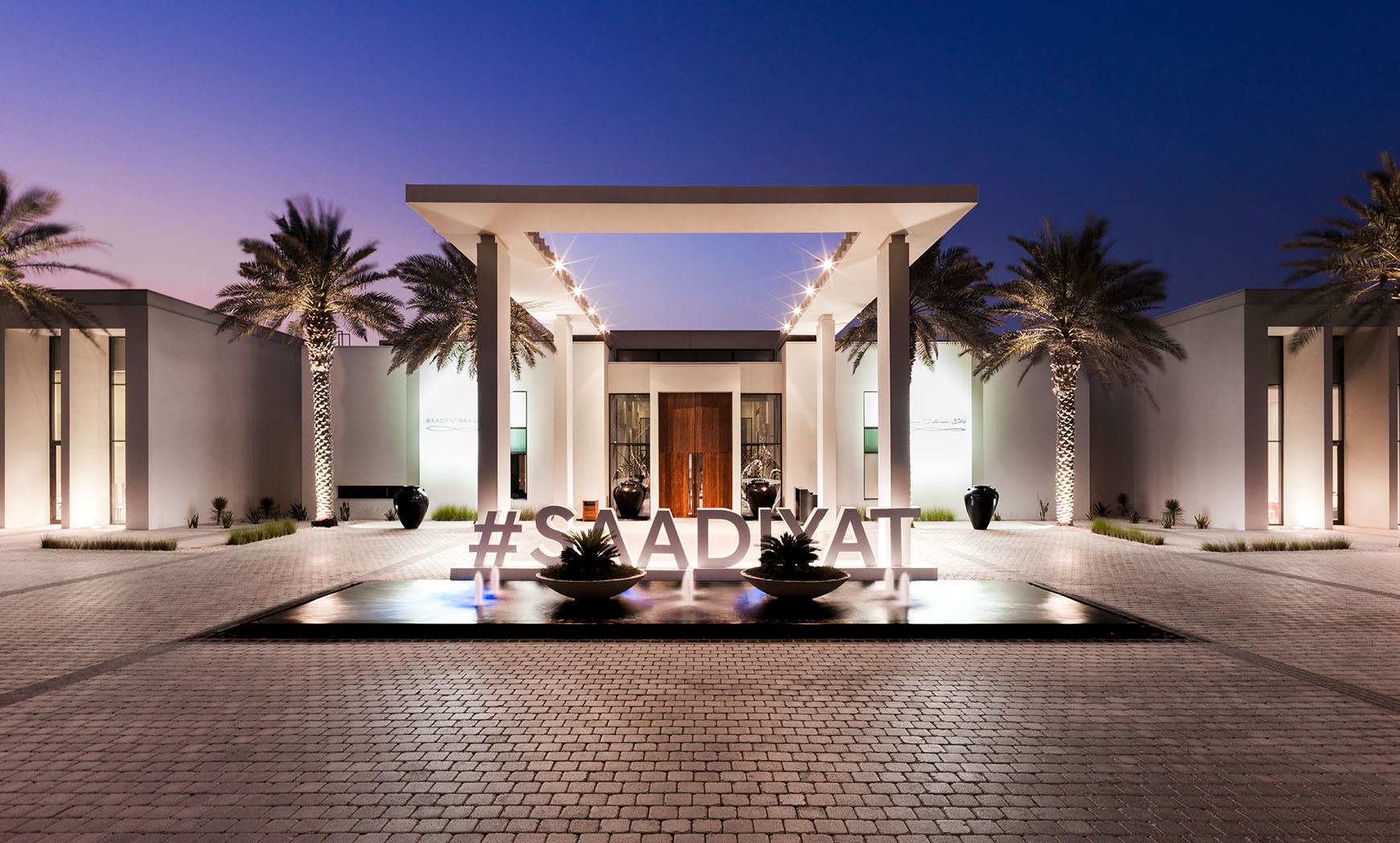 Saadiyat Beach Club Abu Dhabi, Luxury beach club with white sandy beach ...